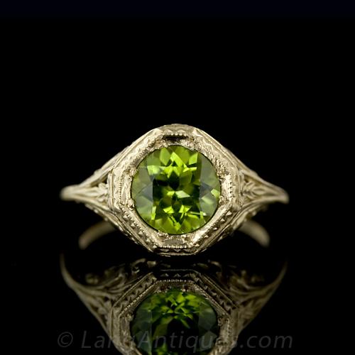 Antique Style Filigree Peridot Ring
