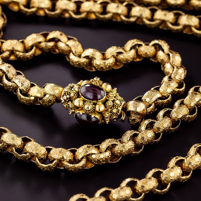Georgian Engraved Belcher Chain with Garnet Clasp