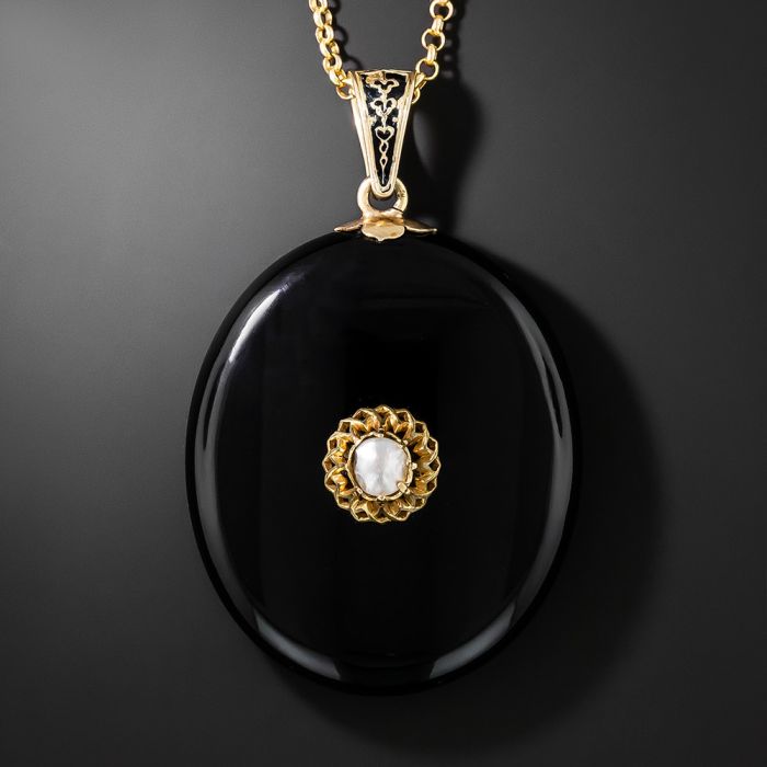 Onyx locket store