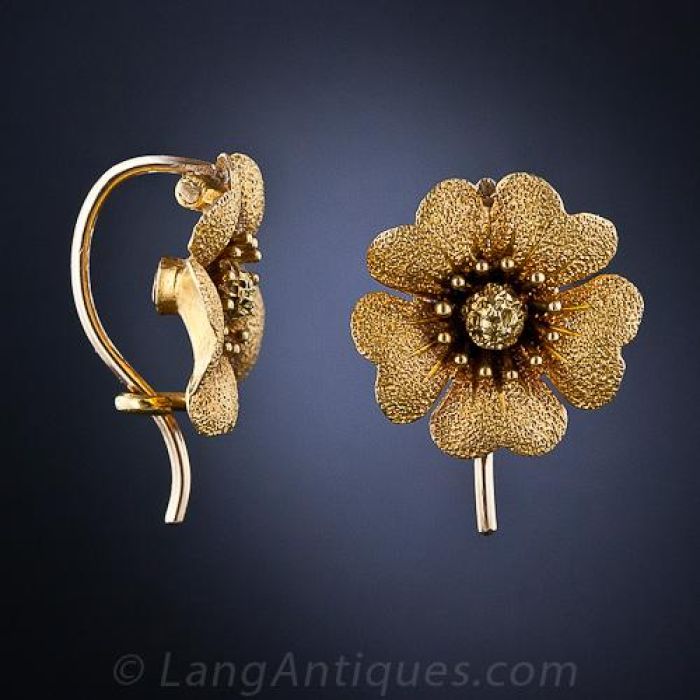 flower pattern gold earrings
