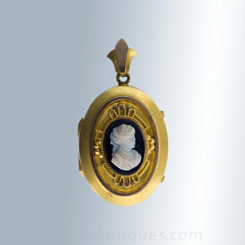 Victorian Locket with Hardstone Cameo